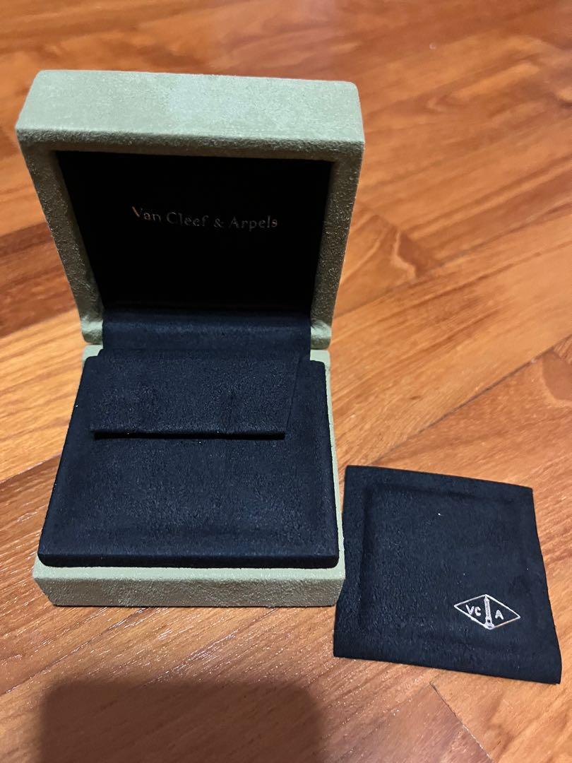 Van Cleef and Arpels Box, Women's Fashion, Jewelry & Organisers ...