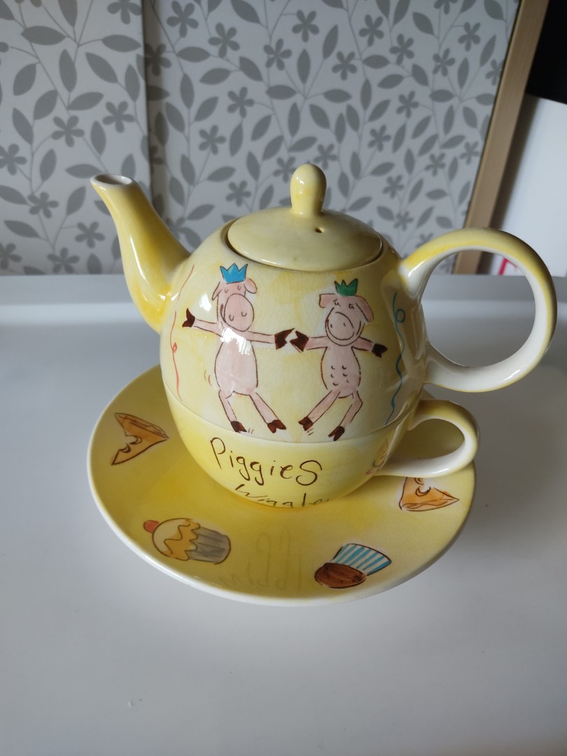Whittard whimsical piggies wiggle tea set, Furniture & Home Living ...