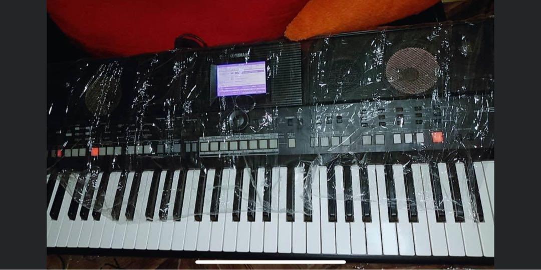 YAMAHA PSR-S550B Workstation keyboard / Digital Piano, Hobbies & Toys ...