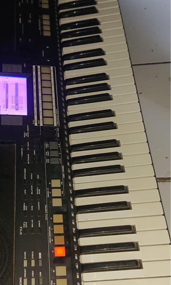 YAMAHA PSR-S550B Workstation keyboard / Digital Piano, Hobbies & Toys ...