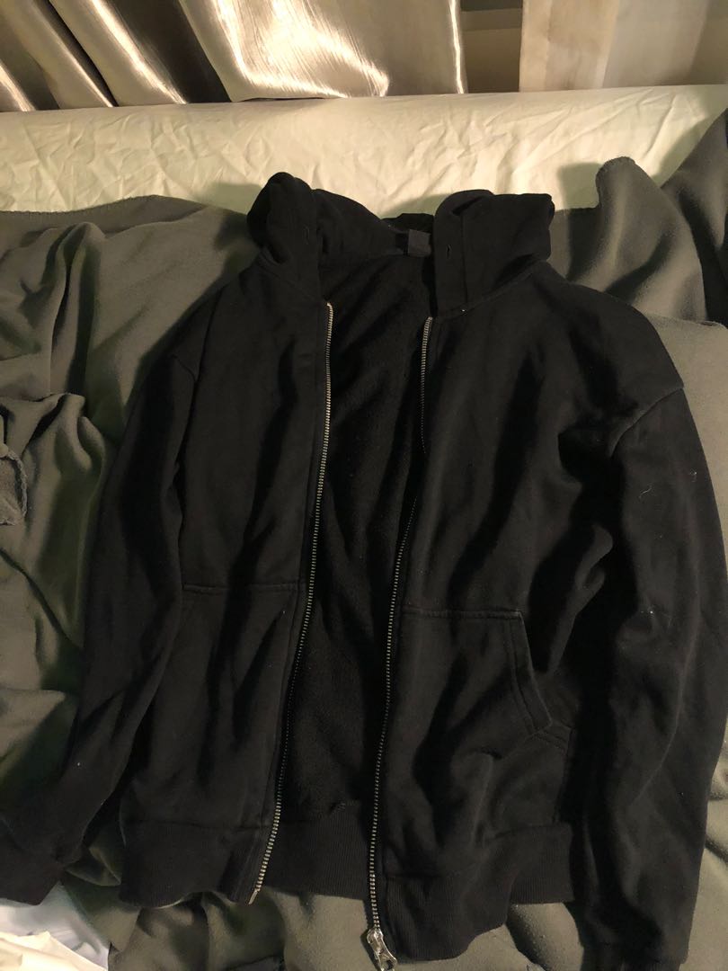 yishion black zipup jacket, Women's Fashion, Coats, Jackets and Outerwear on Carousell