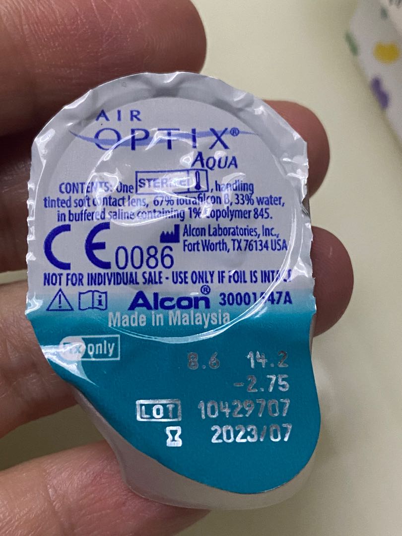 Air optix -2.75, Beauty & Personal Care, Vision Care on Carousell