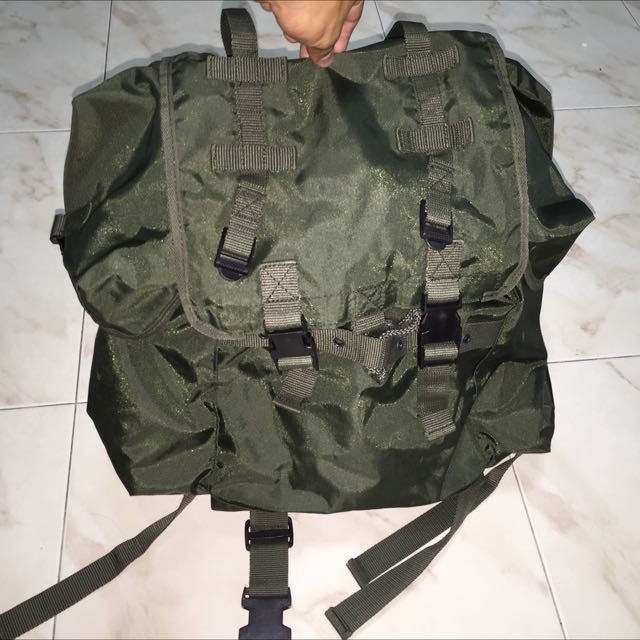 Army field pack, Men's Fashion, Bags, Backpacks on Carousell