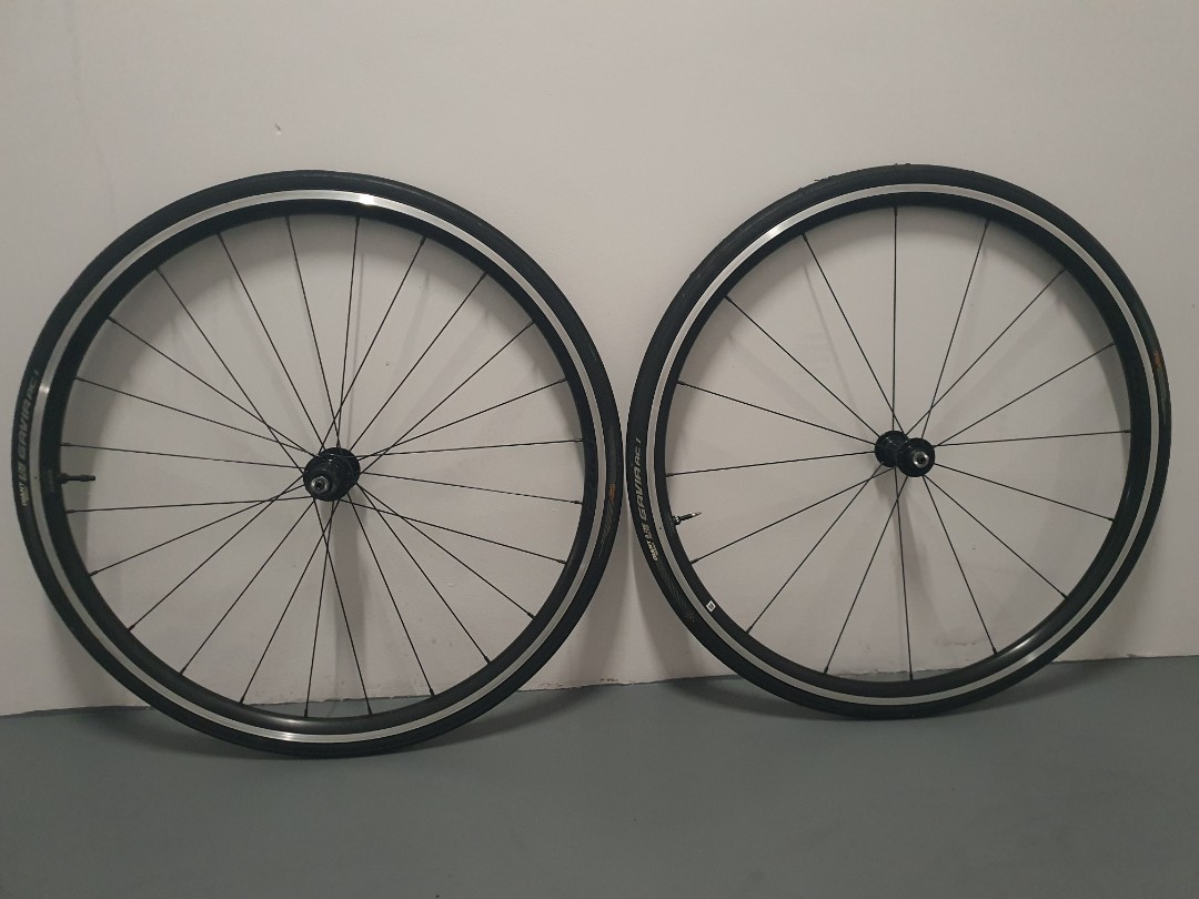 Giant rim and tyre, Sports Equipment, Bicycles & Parts, Parts ...