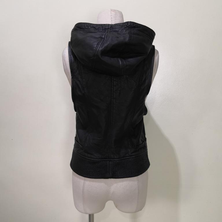 Izzue Black Lamb Leather Hooded Jacket with Pockets and Zipper Armhole ...