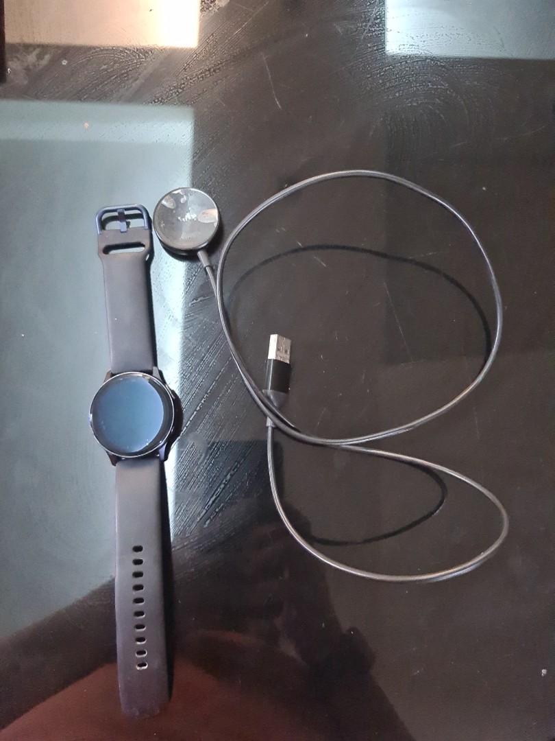Samsung band and charger, Mobile Phones & Gadgets, Wearables & Smart ...