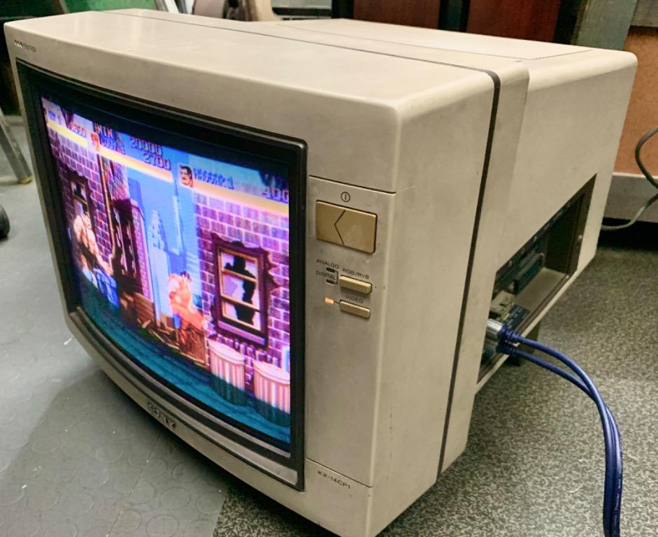 Sony TRINITRON 專業顯示器 (retro game monitor), 電子遊戲, 遊戲機配件, 遊戲週邊商品 - Carousell