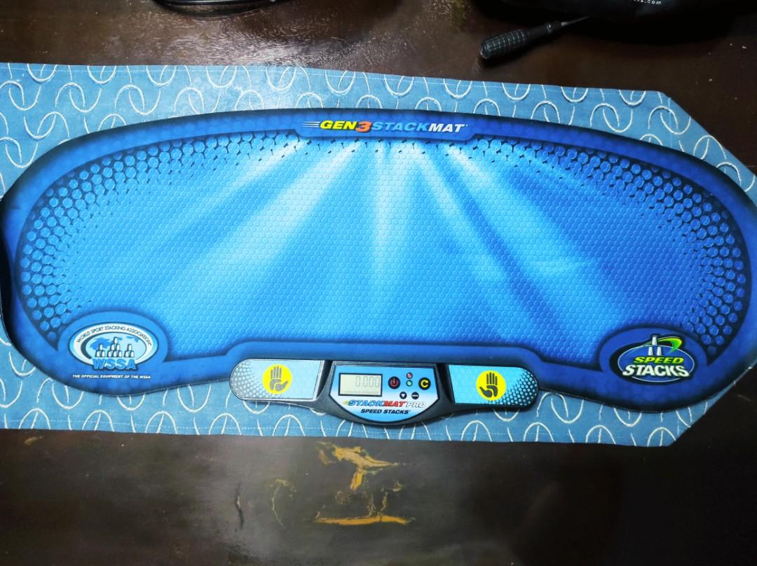 Rubik's Cube Timer & Mat, Hobbies & Toys, Toys & Games on Carousell