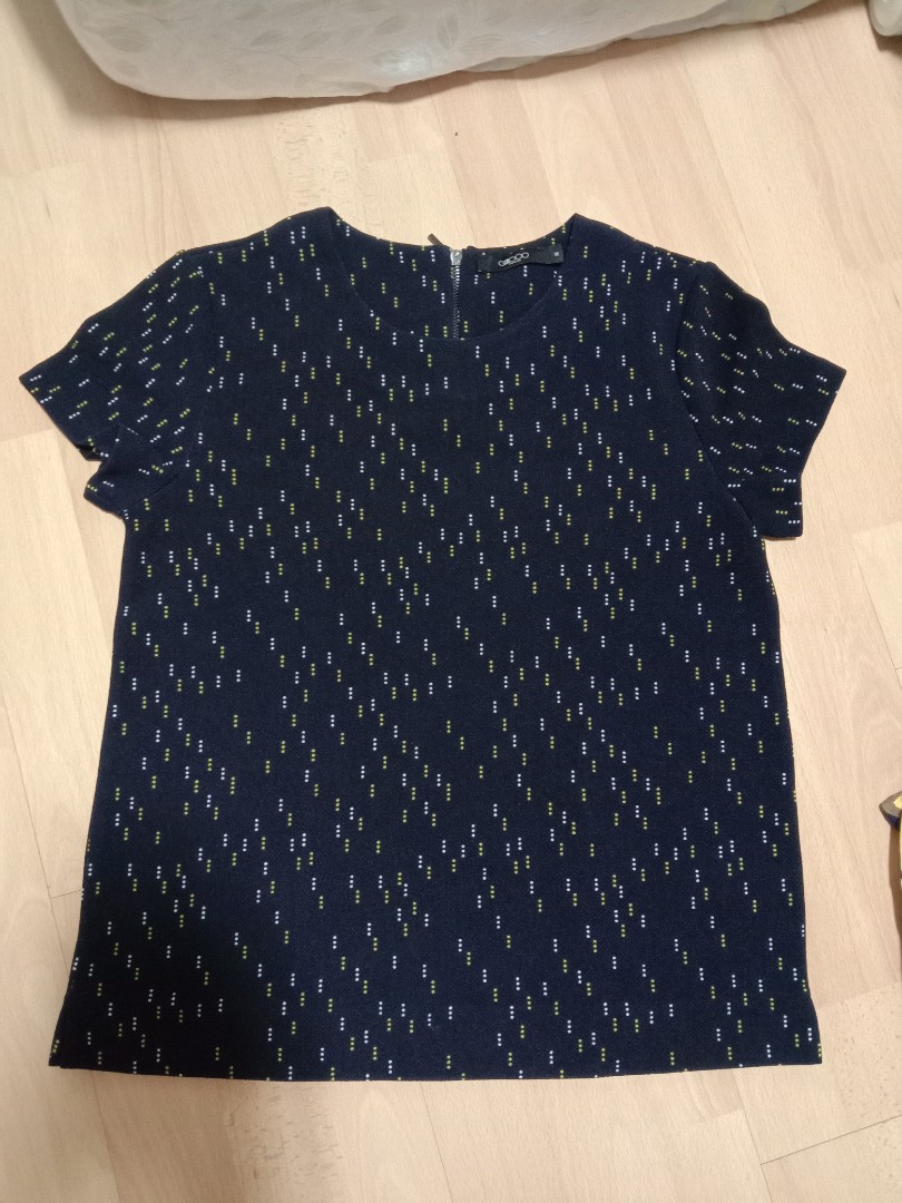 Top G2000, Women's Fashion, Tops, Blouses on Carousell