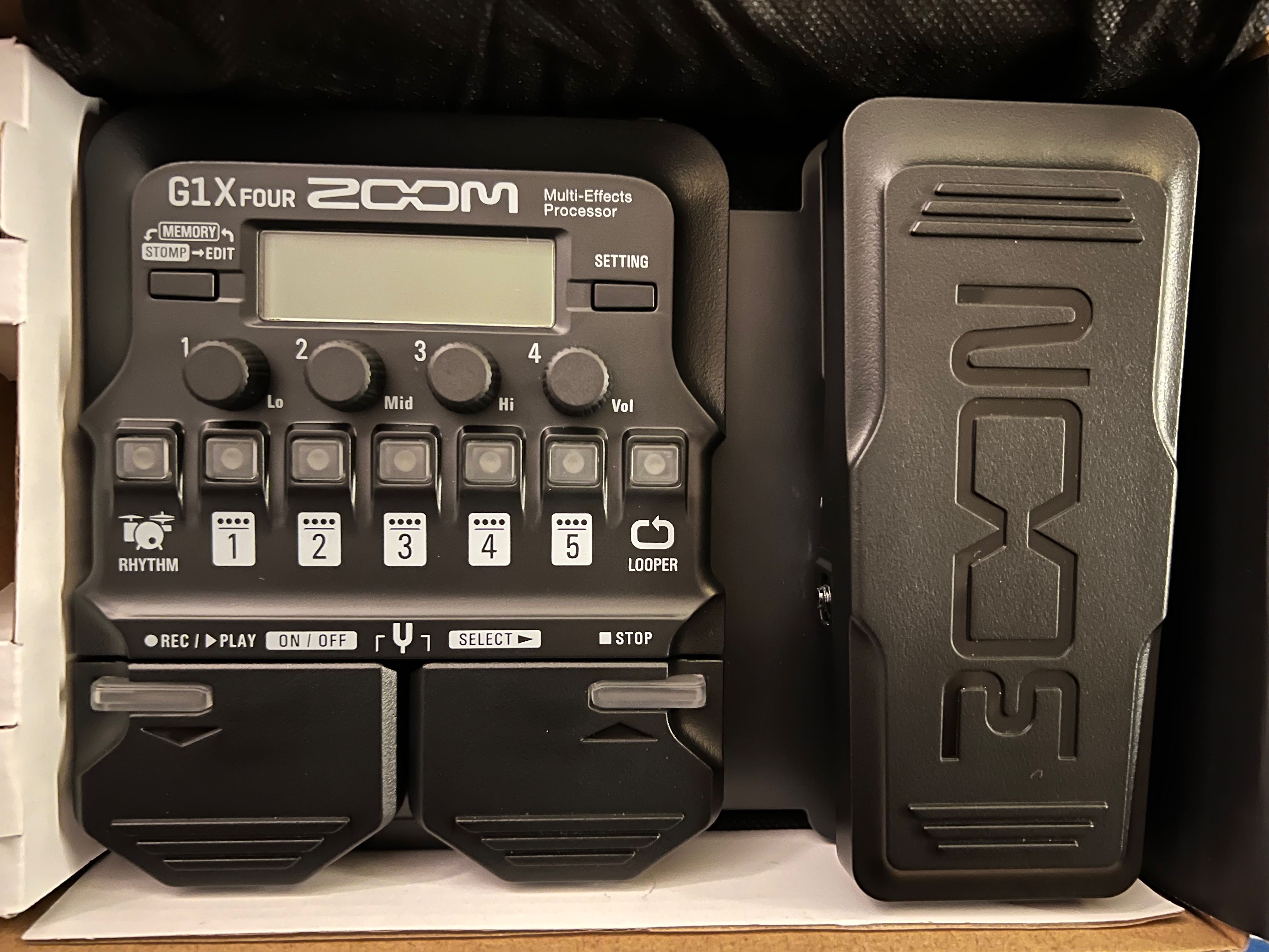 Zoom G1X Four, Hobbies & Toys, Music & Media, Music Accessories on ...