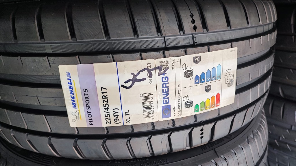 17'' Michelin Pilot Sport 5 Tyres 225/45/17, Car Accessories, Tyres & Rims on Carousell