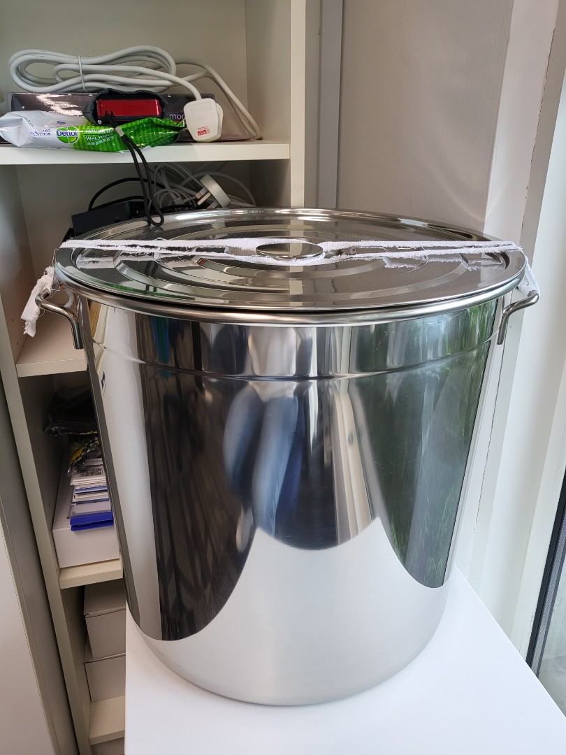 40L big cooking pot with lid, Furniture & Home Living, Kitchenware ...