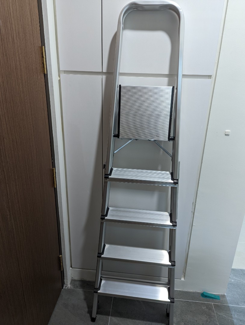 5 step ladder, Furniture & Home Living, Home Improvement & Organisation ...