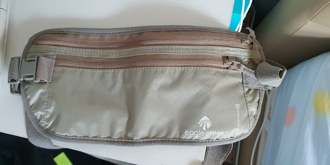 EAGLE CREEK RFID BLOCKER MONEY BELT, Hobbies & Toys, Travel, Travel ...