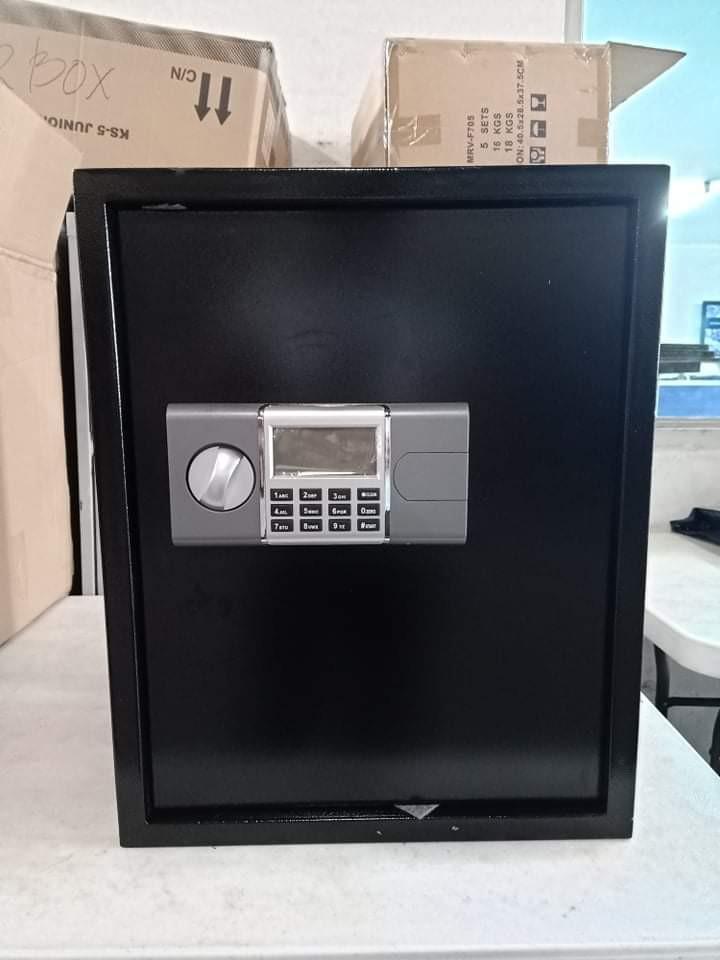 EN-50 Digital Safety Vault, Furniture & Home Living, Security & Locks ...
