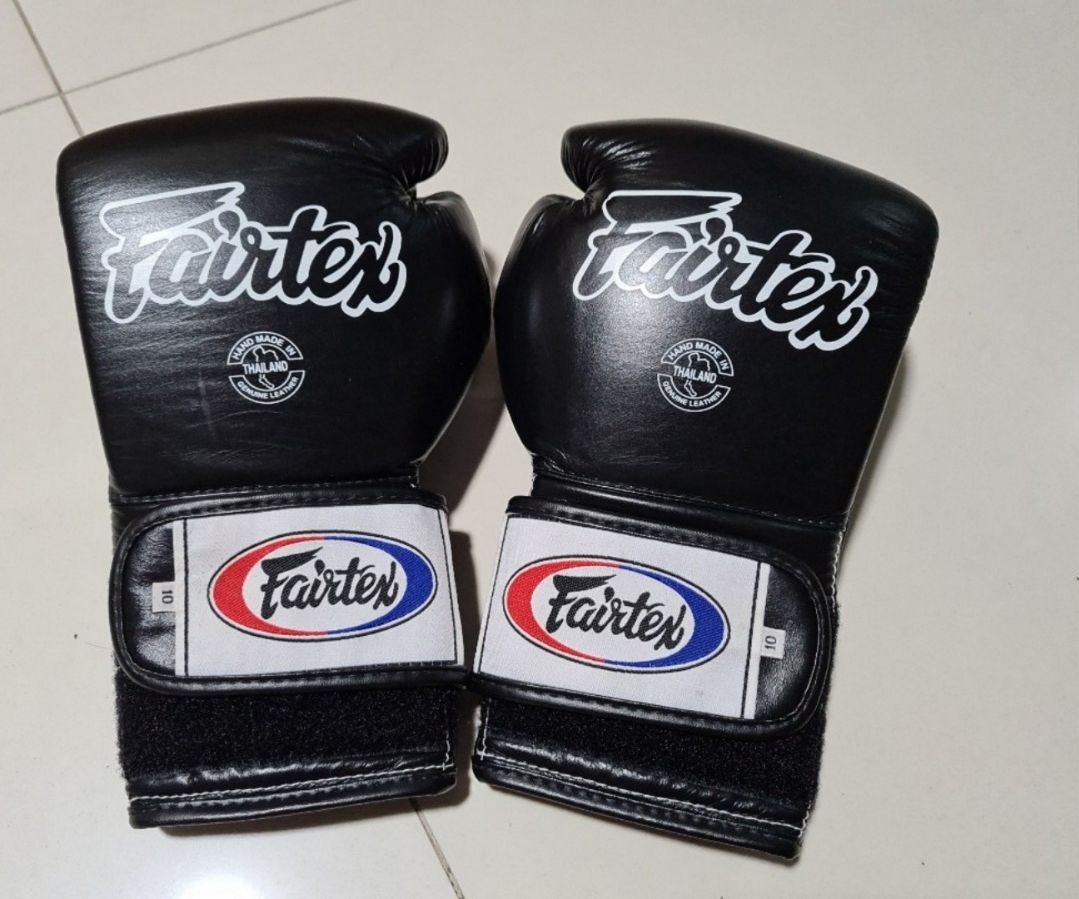 Fairtex 10oz BGV9 Heavy Hitter Mexican Style Boxing Gloves, Sports ...
