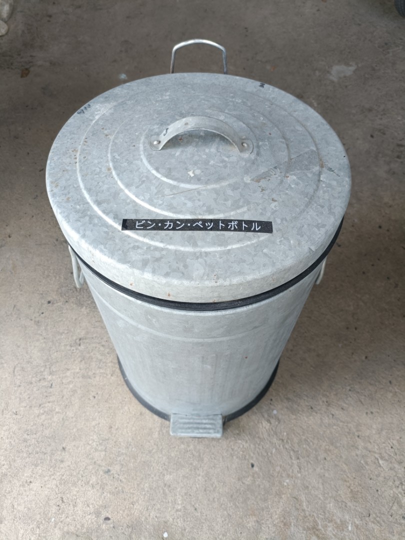 Garbage Bin (classic), Furniture & Home Living, Cleaning & Homecare ...