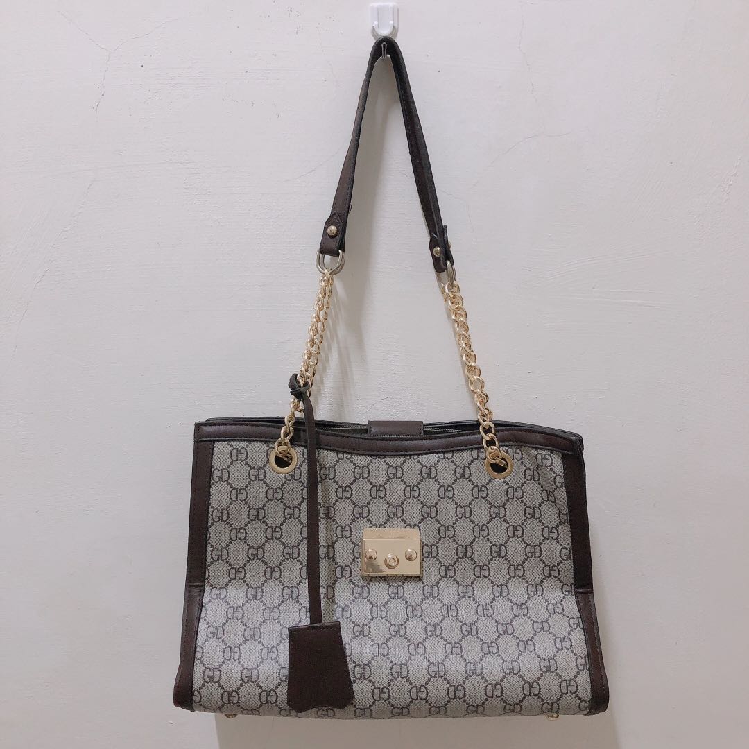 降價‼️ GD正品手提托特包 手提包 媽媽包 GD 印花女士包 防刮 GD包 潮時尚百搭ins 大方包 單肩包 鏈條包 長方包 大包包 購物包 ...