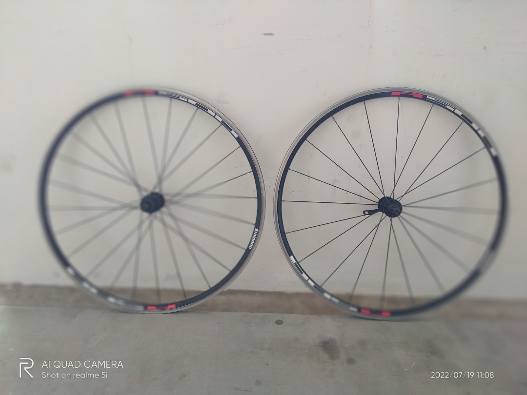 Shimano RS500 wheelset, Sports Equipment, Bicycles & Parts, Parts ...