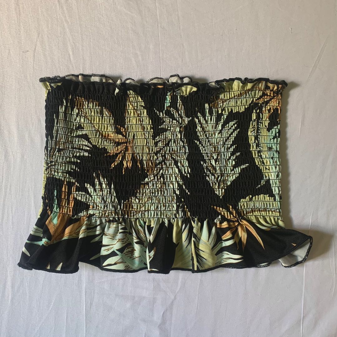 Tube top, Women's Fashion, Tops, Sleeveless on Carousell