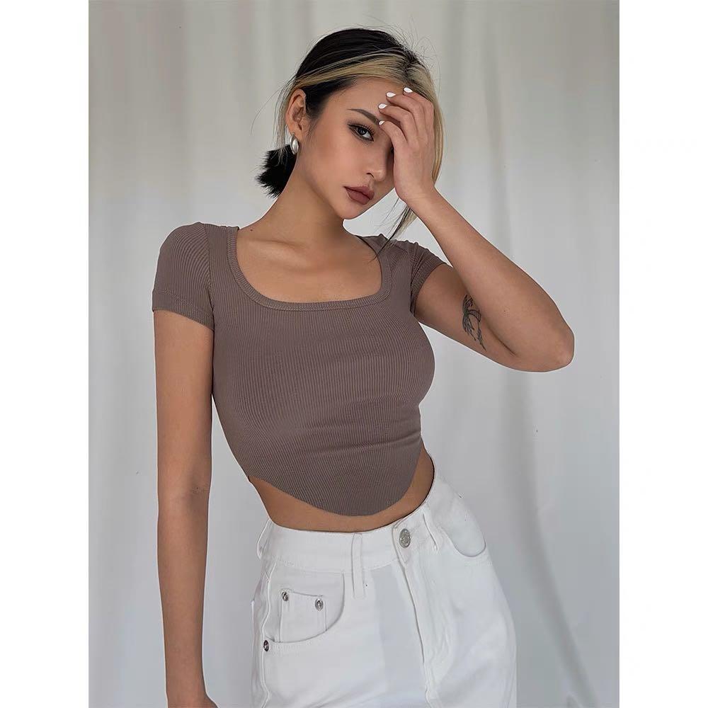 V lined basic croptop, Women's Fashion, Tops, Sleeveless on Carousell