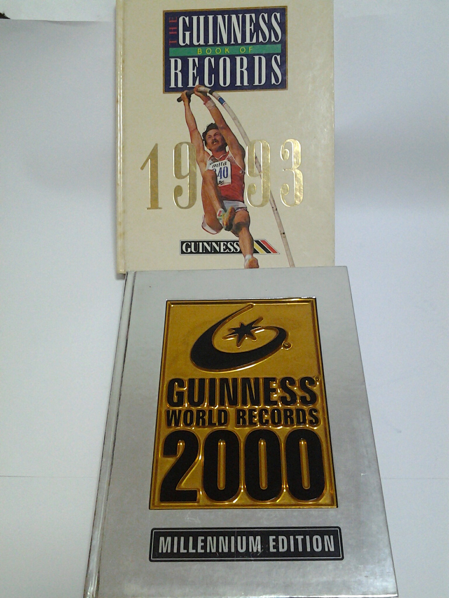 Vintage Guinness Book 1993 /2000, Hobbies & Toys, Memorabilia ...
