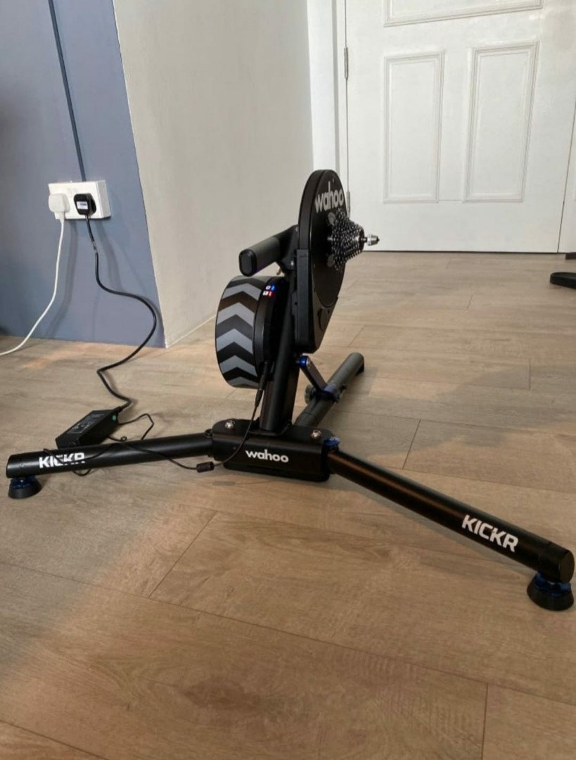 Wahoo Kicker Smart Bike Trainer Gen 3, Sports Equipment, Bicycles ...