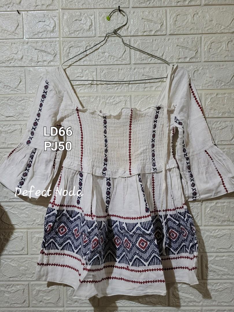 Batik sabrina, Fesyen Wanita, Pakaian Wanita, Atasan di Carousell