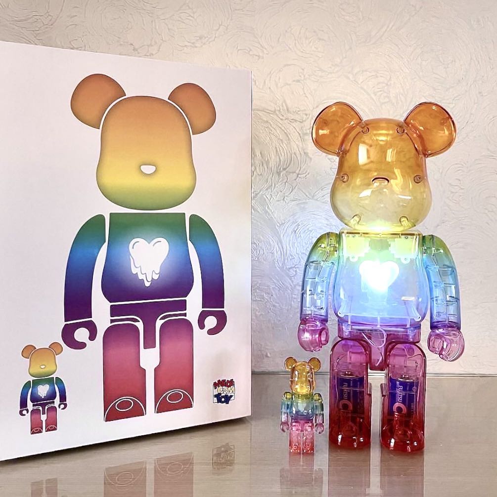 Bearbrick Emotionally Unavailable Gradient Ver. 100% 400%, 興趣及遊戲, 玩具 ...