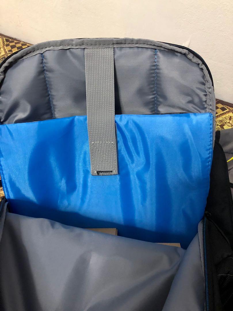 Dell Slim Laptop Bag Original, Men's Fashion, Bags, Backpacks on Carousell