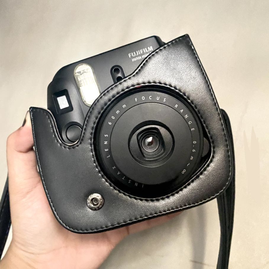 Instax Mini 8 (Black), Photography, Cameras on Carousell
