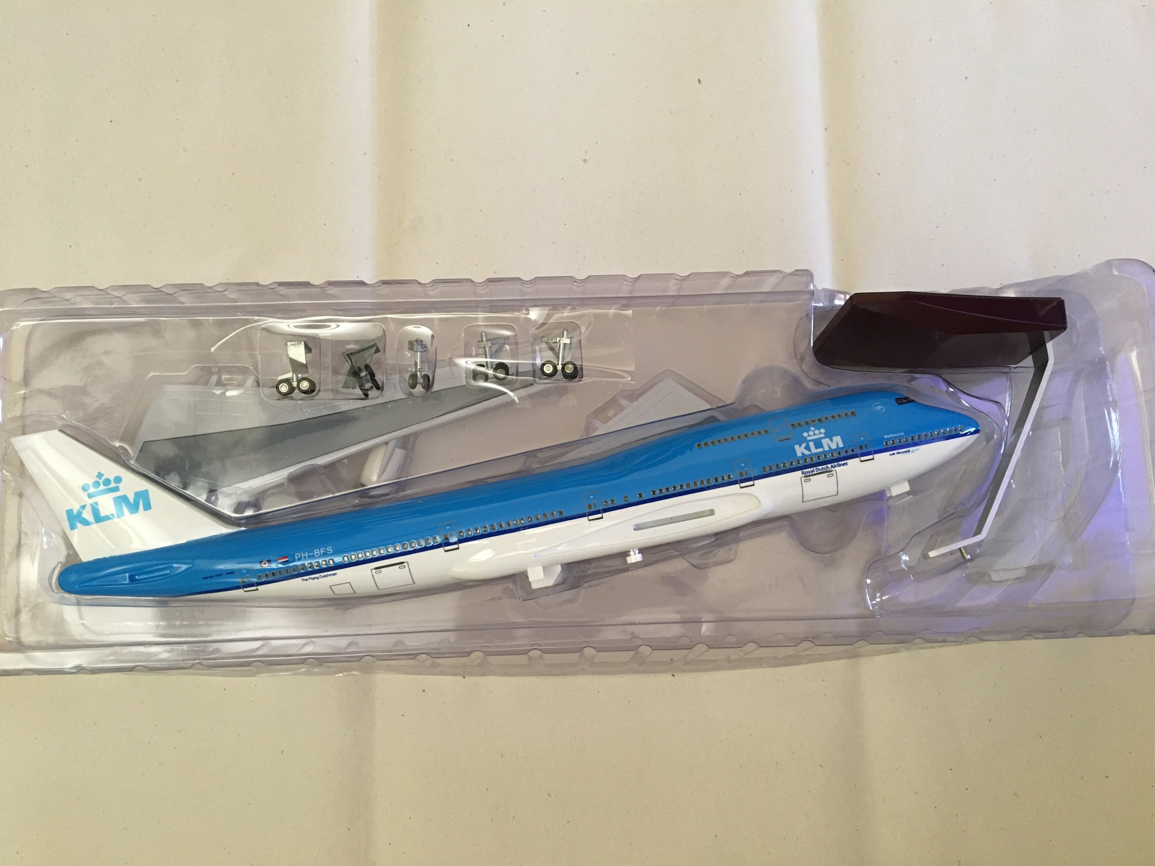 KLM Royal Dutch Airlines Boeing 747-400 airplane model, Hobbies & Toys ...