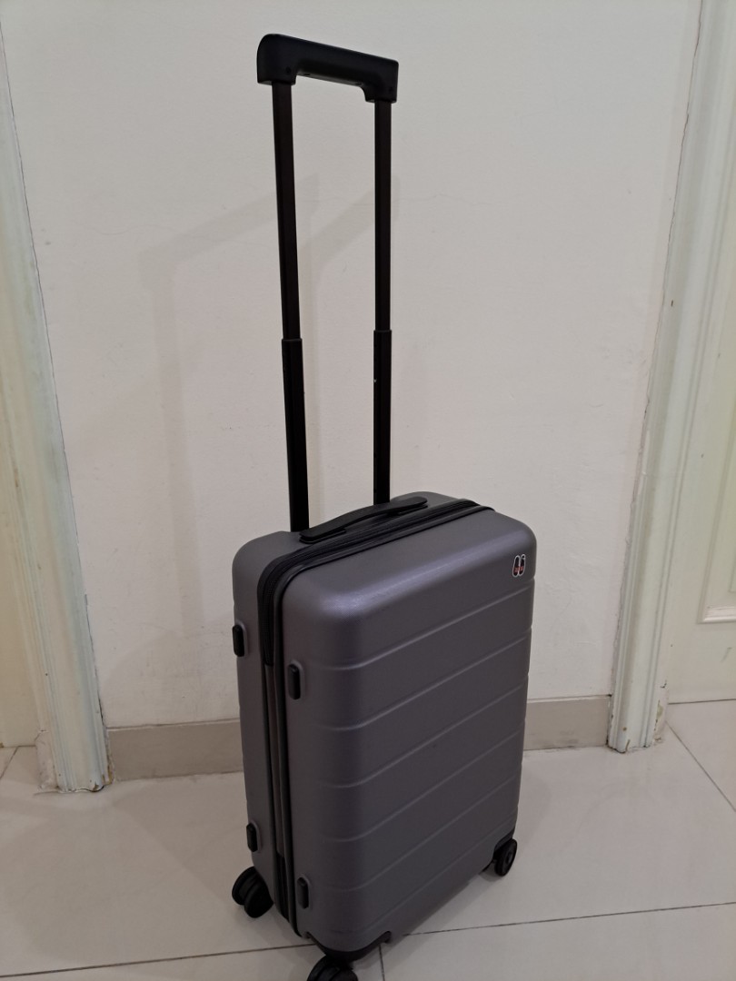Koper Xiaomi Carry On Luggage Baru dipakai 2x, Perabotan Rumah di Carousell