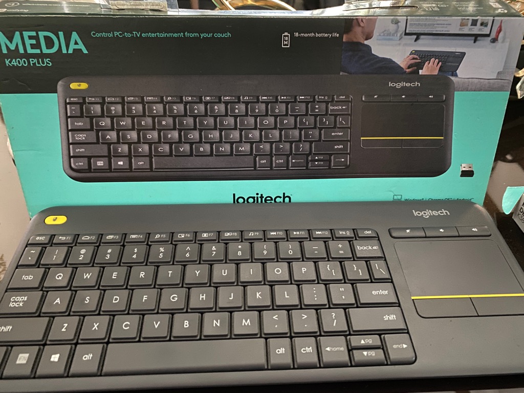 LOGITECH K400 PLUS WIRELESS KEYBOARD, Computers & Tech, Parts ...
