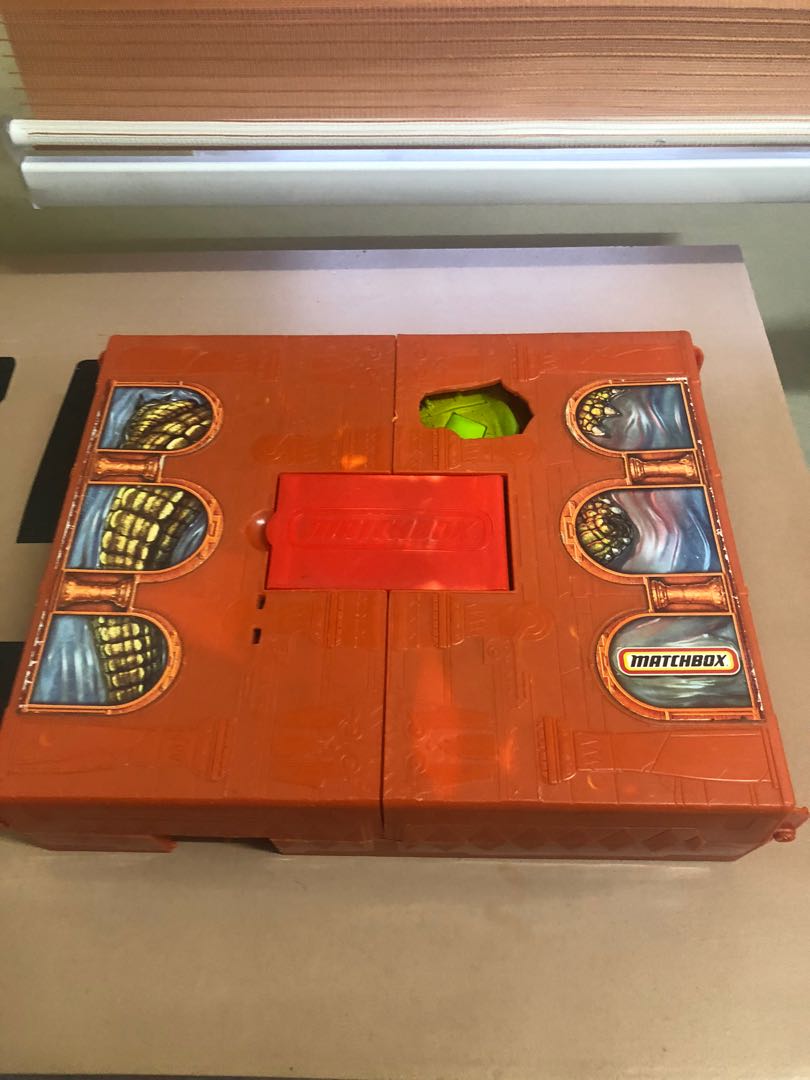 Matchbox foldable playset, Hobbies & Toys, Toys & Games on Carousell