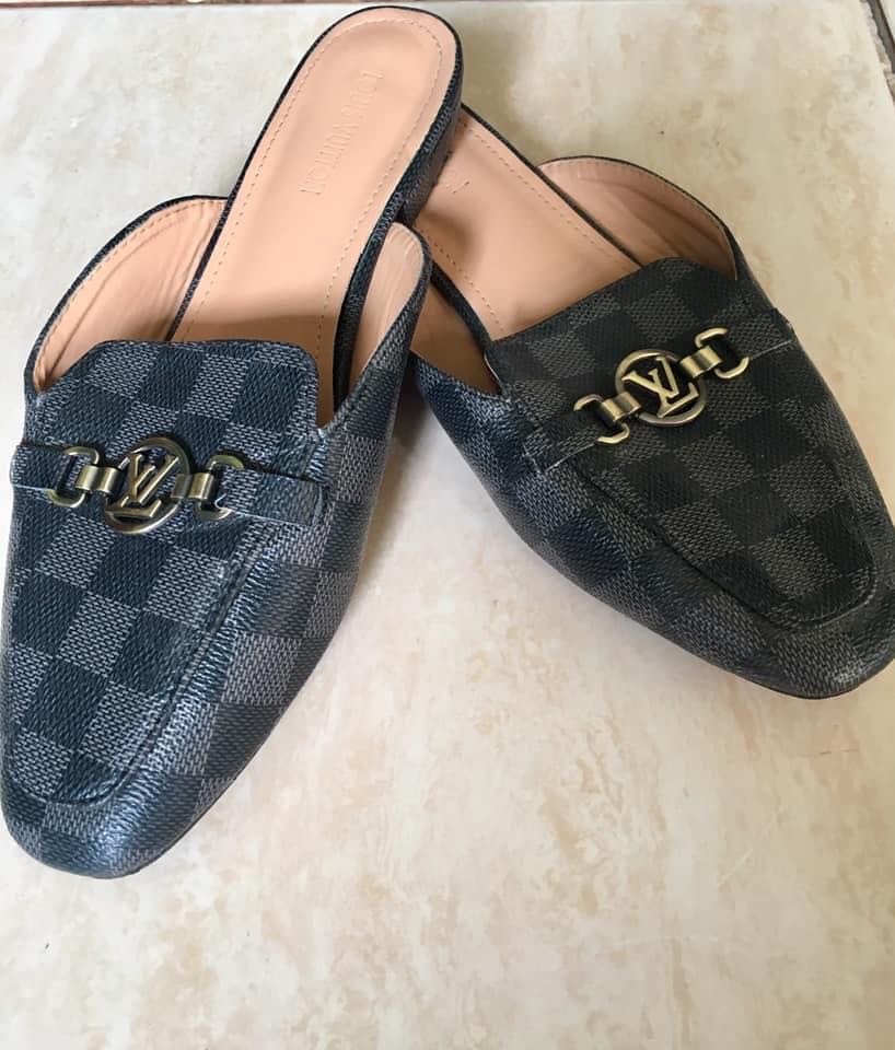 Mules sandals, Women's Fashion, Footwear, Flats & Sandals on Carousell