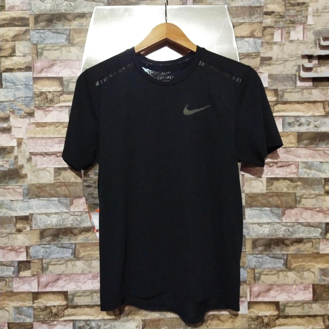 NIKE DRI FIT, Men's Fashion, Tops & Sets, Tshirts & Polo Shirts on Carousell