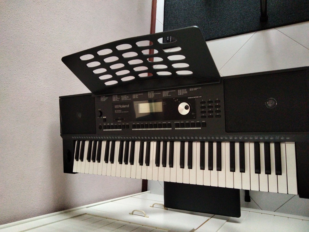 Roland Ex20 arranger keyboard, Hobbies & Toys, Music & Media, Musical ...