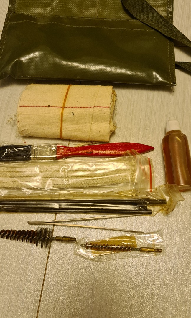 SAF rifle cleaning kit, Everything Else on Carousell