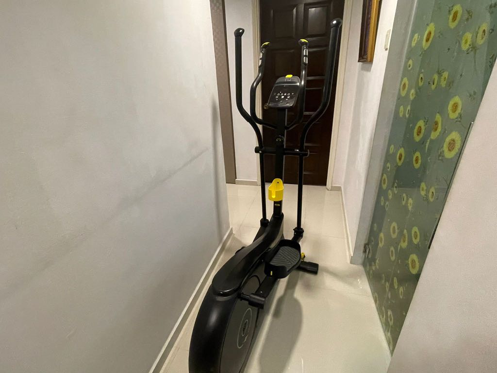 Smart cross trainer, Sports Equipment, Exercise & Fitness, Cardio ...