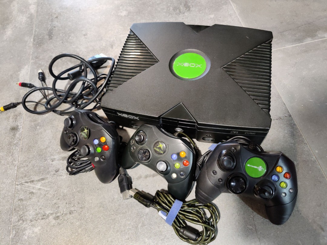 The first and original Xbox, Video Gaming, Video Game Consoles, Xbox on ...