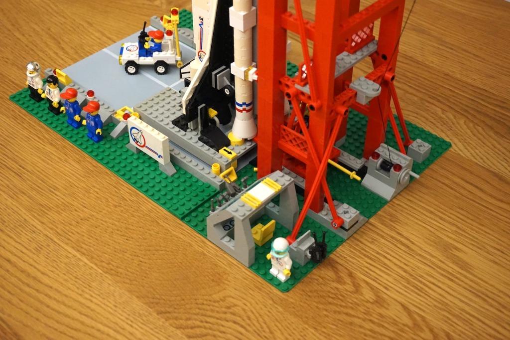Vintage Town LEGO set 6339 - Shuttle Launch Command, Hobbies & Toys ...