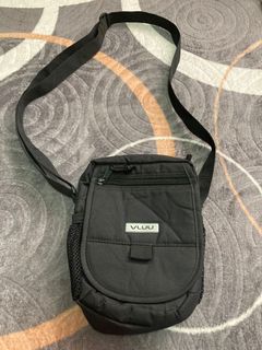 Authentic pre-own TUMI vista Nancy crossbody bag/ sling wallet bag ...