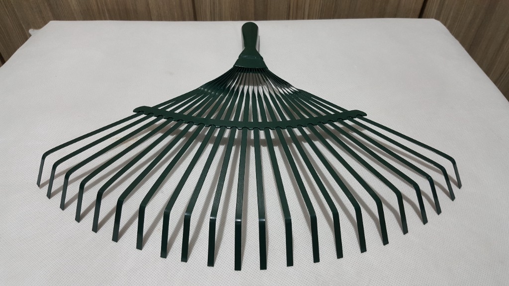 22 Teeth Kalaykay Fan Rake, Furniture & Home Living, Gardening ...