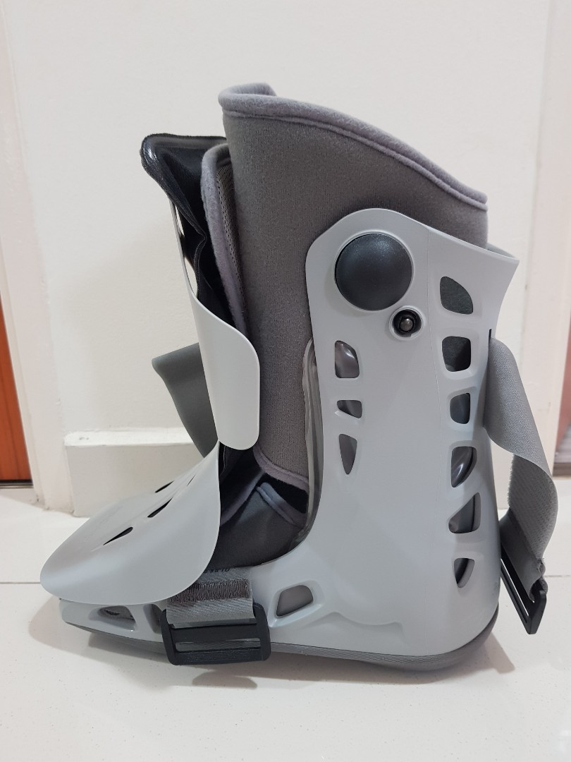 Adjustable Adult Aircast AirSelect Medical Boot / Walking Boot - Medium ...