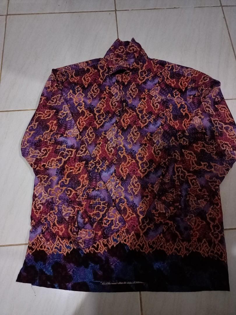 batik trusmi, Fesyen Pria, Pakaian , Atasan di Carousell
