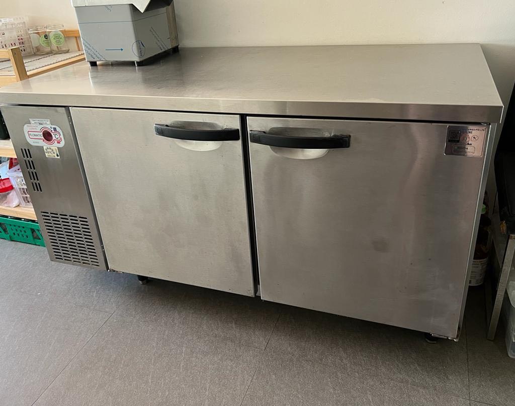 Commercial Chiller Work Bench Good Condition, TV & Home Appliances ...
