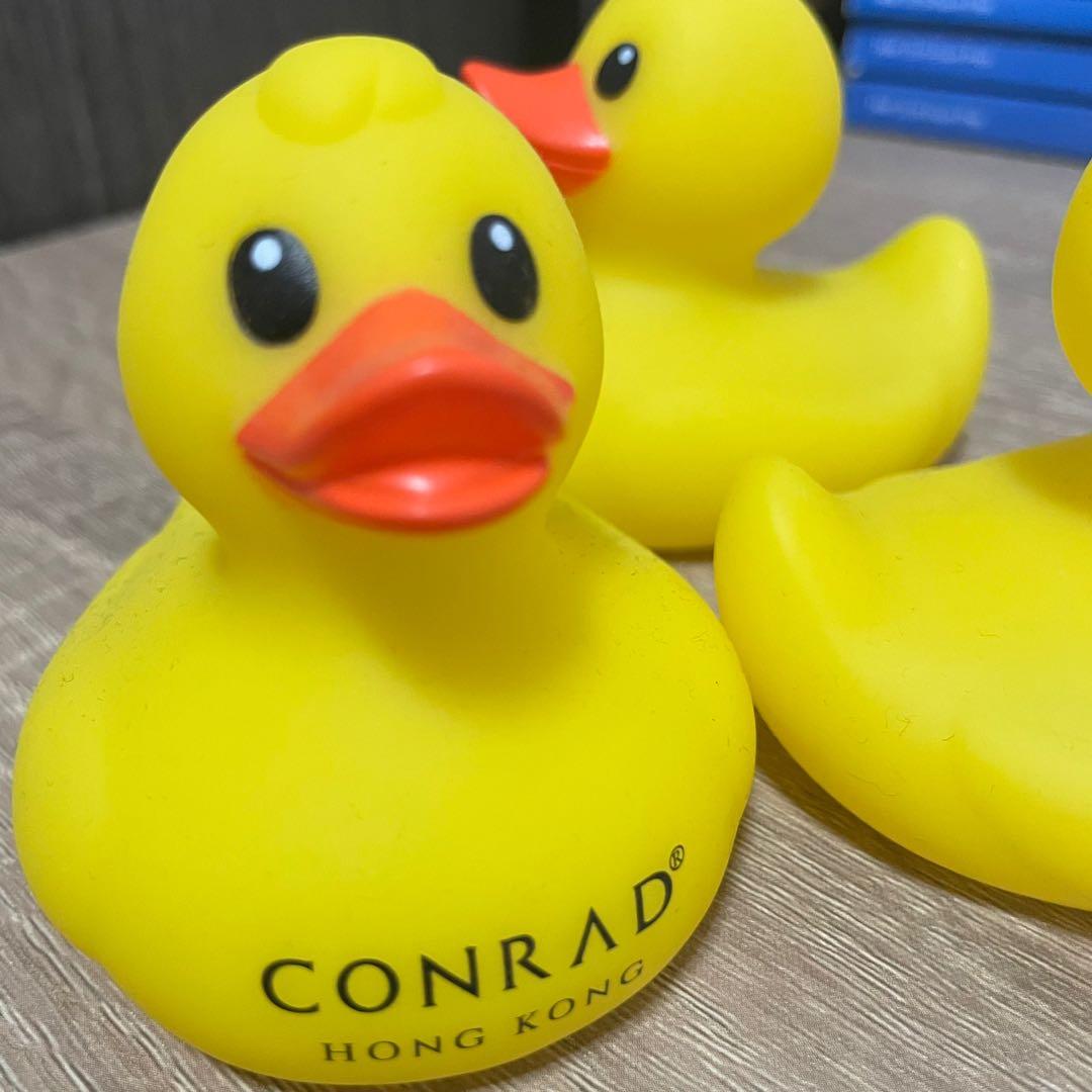 Conrad Hong Kong Hotel Bathing Duck, 興趣及遊戲, 玩具 & 遊戲類 on Carousell