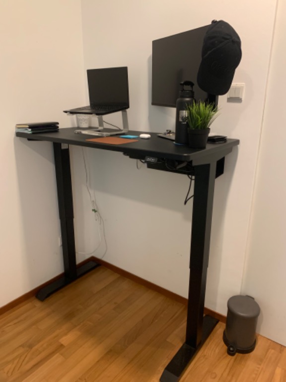 EverDesk Table with free Dell desktop monitor , Furniture & Home Living ...