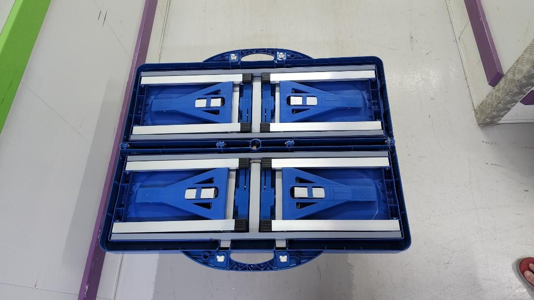 Foldable Panic Table with Seating for 4, Furniture & Home Living ...